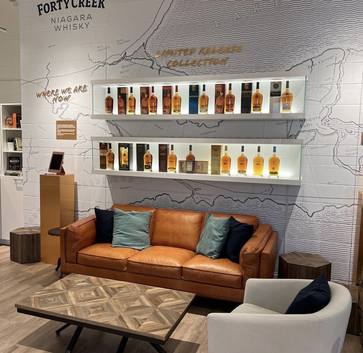 Retailer's Showcase: Finding the Perfect Glass Display Case for Your ...